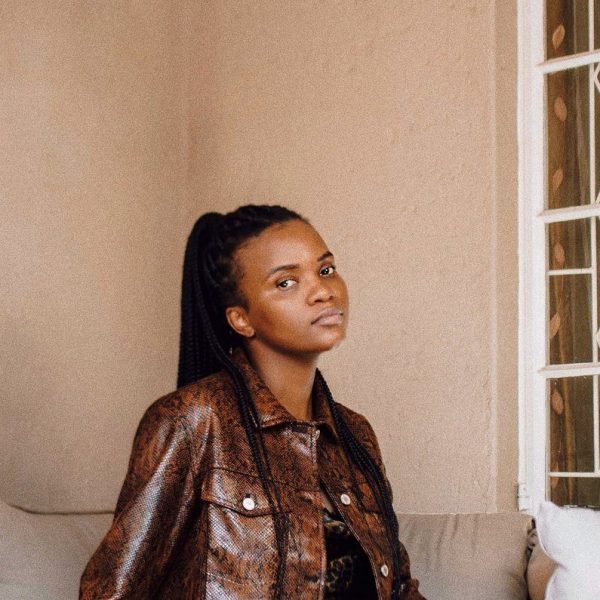 Elaine Announces Columbia Records Signing with Epic "Risky" Music Video