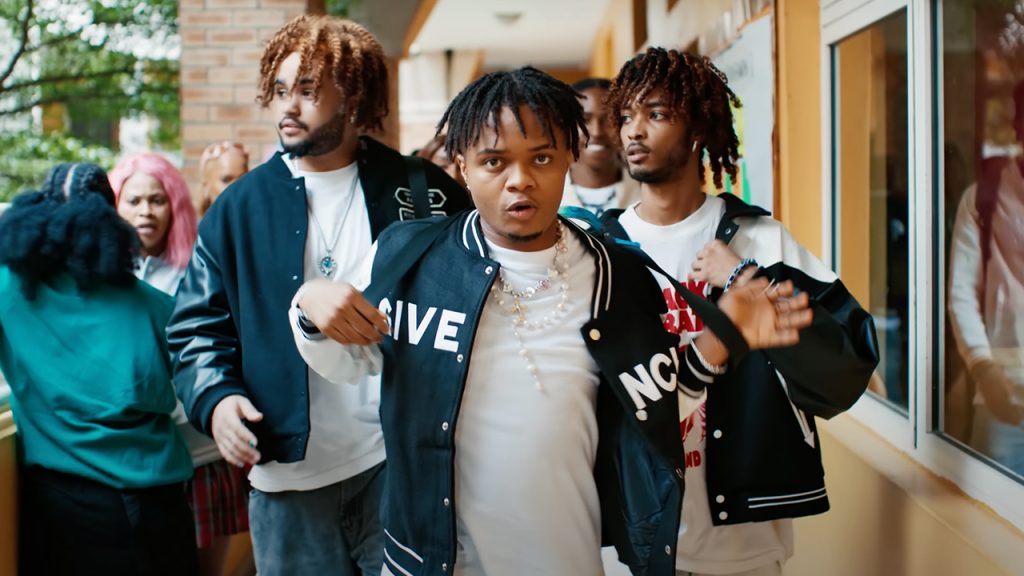 Crayon Starts a Dance Craze in Ijo (Laba Laba) Visuals